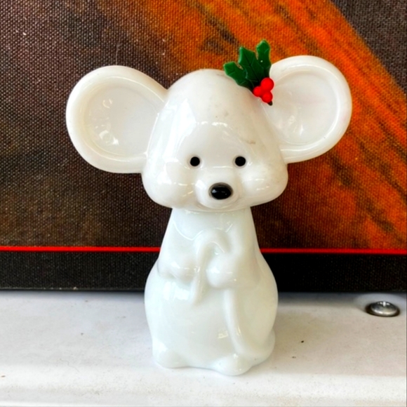Avon | Holiday | Vintage Avon White Christmas Mouse Perfume Bottle Zany ...